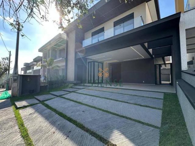 Sobrado de Alto Padrão à Venda de 227 m² no Condomínio Mosaico da Serra Vila Mogi Moderno em Mogi