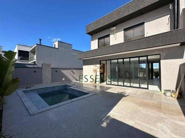 Sobrado de Alto Padrão à Venda de 240m² no Condomínio Mosaico Essence Cezar de Souza em Mogi das C