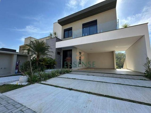 Sobrado de Alto Padrão à Venda de 280m² no Condomínio Mosaico Essence Cezar de Souza em Mogi das C