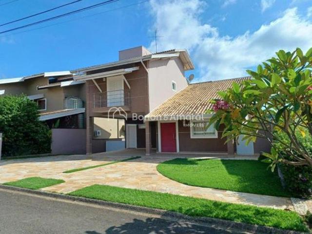 Sobrado de Alto Padrão à Venda no Condomínio Terras do Caribe com Excelente Estrutura de Lazer e Loc