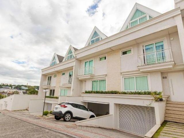 Sobrado de alto padrão à venda no Condomínio Barigui Hills, no bairro Santo Inácio em Curitiba