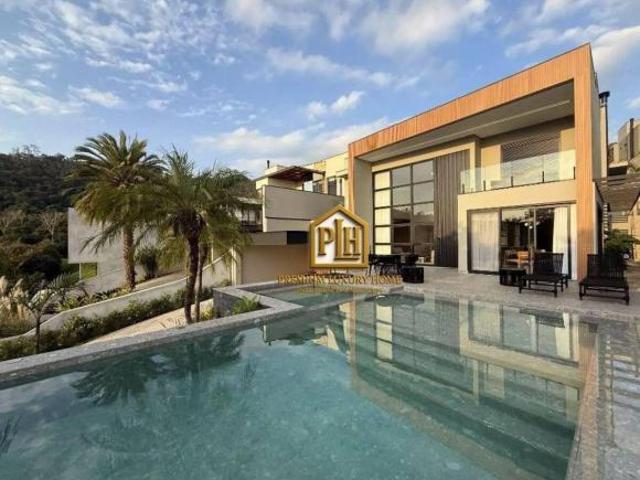 Sobrado de Alto Padrão à Venda no Condomínio Porto Atibaia | 5 Suítes | 485 m² | Atibaia/SP