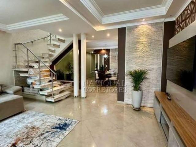 Sobrado de alto padrão à venda no Parque Jaçatuba – 212m², 4 dormitíorios e área gourmet