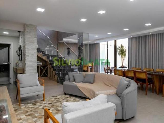 Sobrado de alto padrão à venda por R$ 1.800.000,00 no Jd. Iguaçu, Maringá PR