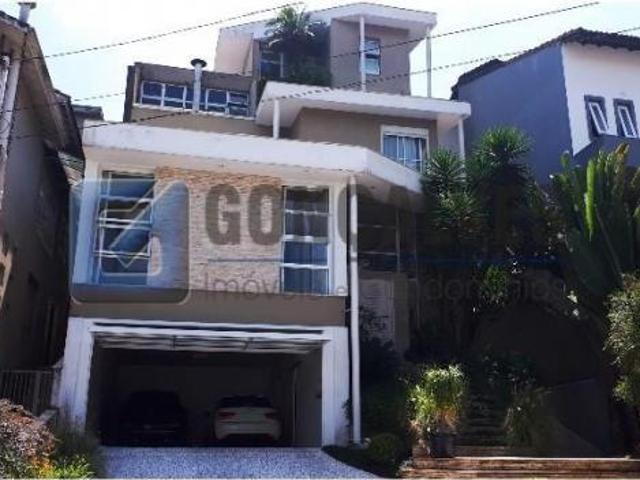 Sobrado de Alto Padrão com 4 suítes, 6 vagas e elevador em Parque Terra Nova II – Venda R$ 3.200.000