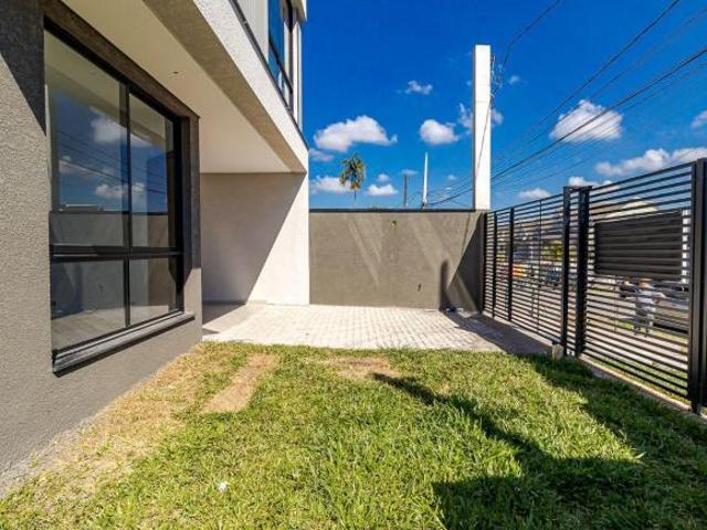 Sobrado de alto padrão com 3 quartos, sendo 1 suíte à venda, 114 m² por R$ 799.000 Tingui Curiti