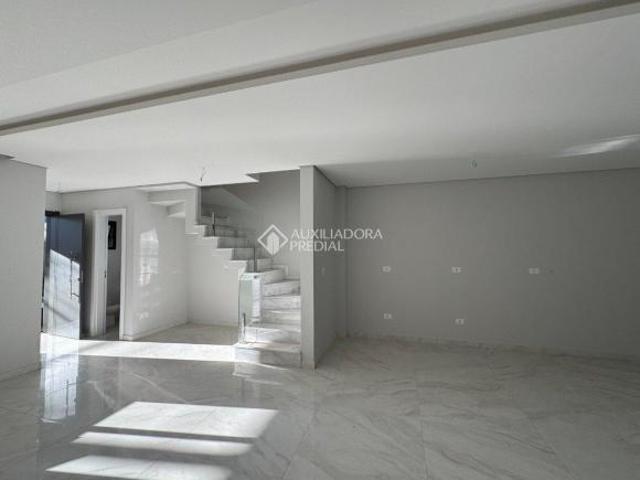 Sobrado de Alto Padrão com 3 Suítes e Terraço Exclusivo no Água Verde
