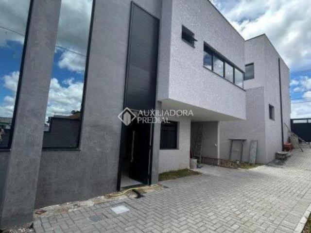 Sobrado de Alto Padrão com 3 Suítes no Tingui