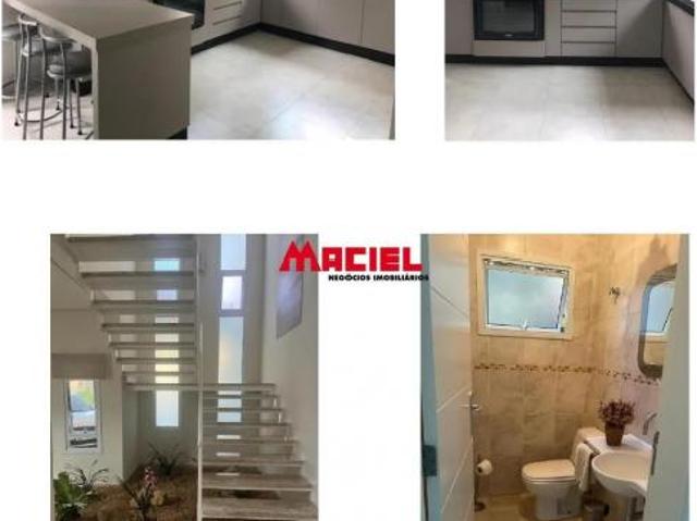 Sobrado de alto padrão com área construída de 305, 41 m2. Vila Branca I