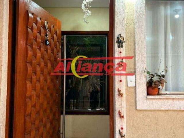 Sobrado de alto padrão com área gourmet e 3 dormitórios no Cidade Maia, Guarulhos