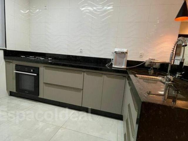 Sobrado de Alto Padrão com Design Exclusivo e Área de Lazer Completa Agudos