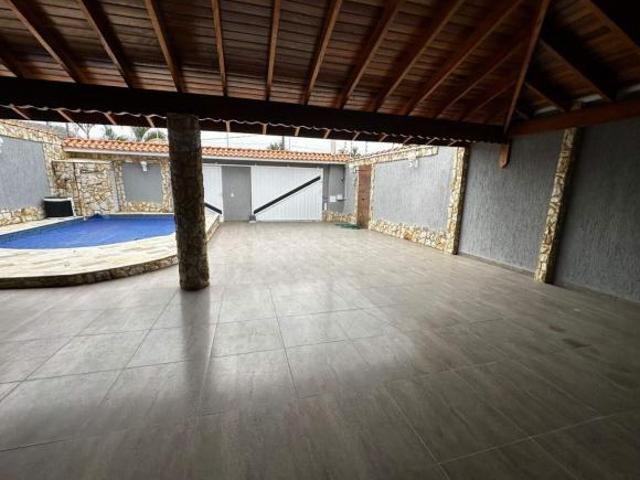 Sobrado de ALTO PADRÃO com piscina e 05 suítes à venda, 222 m² por R$ 1.900.000 Balneário Flórida