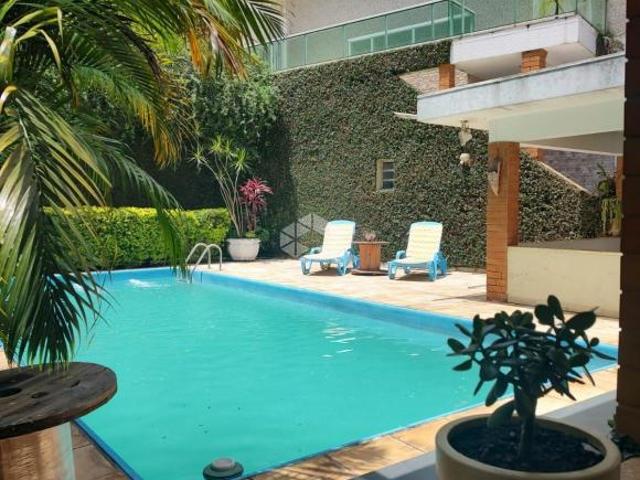 SOBRADO DE ALTO PADRÃO COM PISCINA E ÁREA DE LAZER COMPLETA NA VILA ESPERANÇA