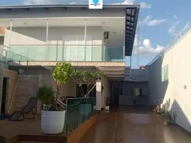 Sobrado de Alto Padrão com Piscina e Sauna Setor Parque Tremendão | Goiânia/GO