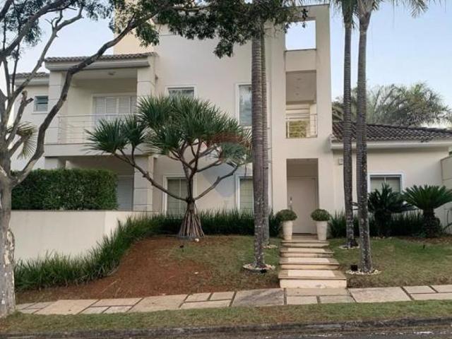 Sobrado de Alto Padrão com Suíte Master no Térreo – Vila dos Inglezes