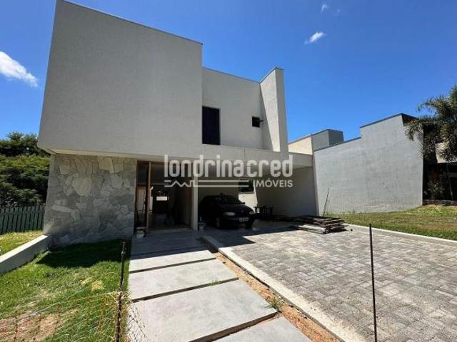 Sobrado de Alto Padrão em Condomínio Completo com 3 Suítes, Piscina Privativa, 4 Vagas e Lazer Exclu