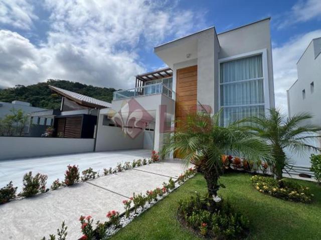 SOBRADO DE ALTO PADRÃO EM CONDOMÍNIO CLUBE – MASSAGUAÇU