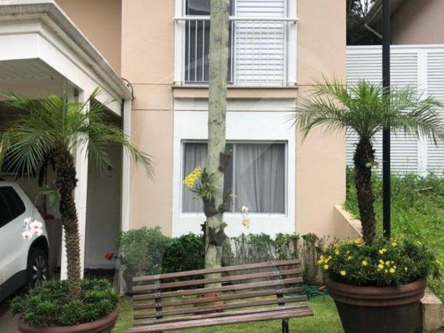 Sobrado de Alto Padrão em Condomínio Fechado ? 200 m², 4 Dorms, 2 Suítes e 3 Vagas