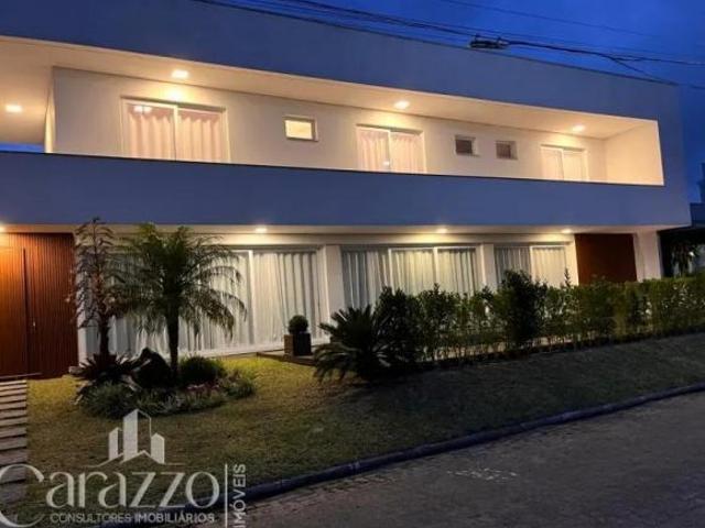 SOBRADO DE ALTO PADRÃO EM CONDOMÍNIO FECHADO