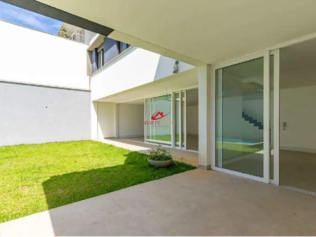 Sobrado de Alto Padrão em Condomínio Fechado no Campo Belo – 427 m²