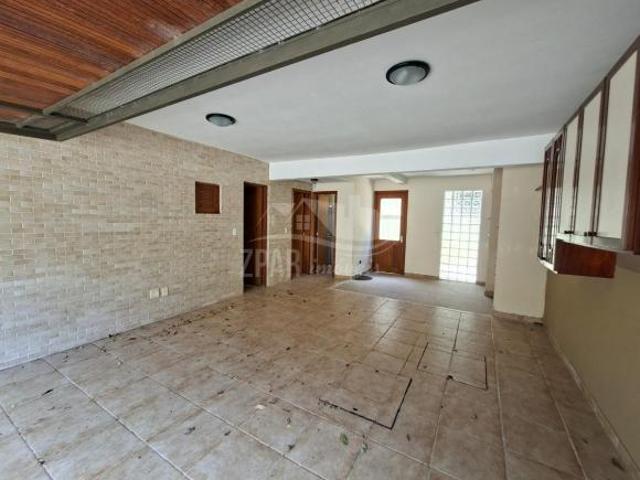 Sobrado de alto padrão em condomínio no Jardim Isabel, Porto Alegre 279m², 3 dormitórios sendo 1 s