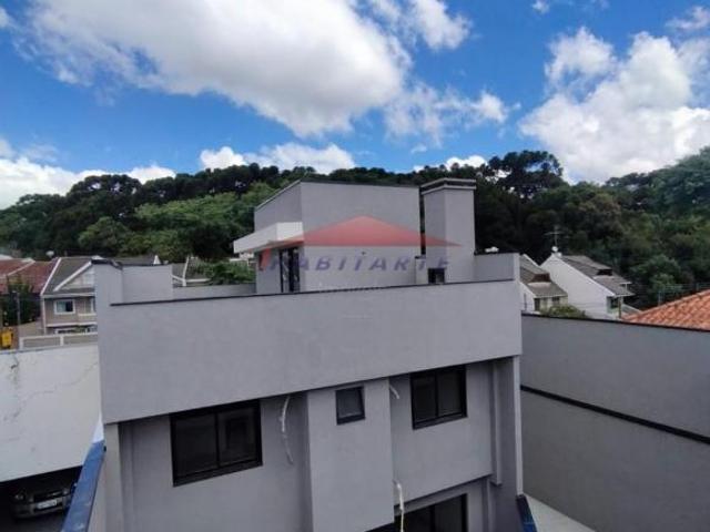 Sobrado de alto padrão em condomínio no Uberaba, Curitiba PR: 3 quartos, 1 suíte, 4 banheiros, 2 vag