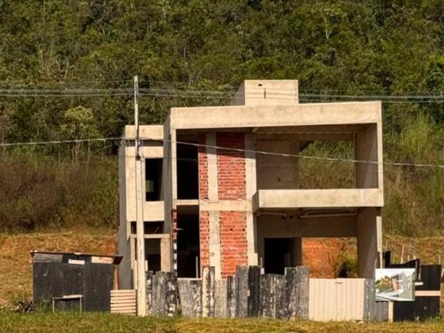 Sobrado de alto padrão em fase de acabamento