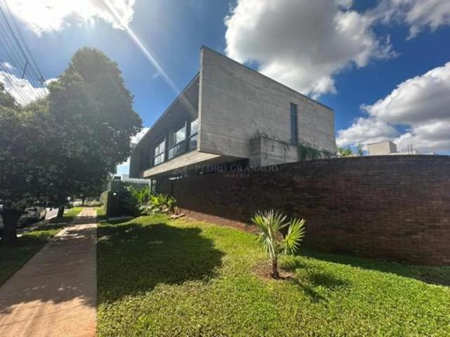Sobrado de alto padrão em localização nobre!