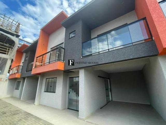 Sobrado de alto padrão próximo ao mar