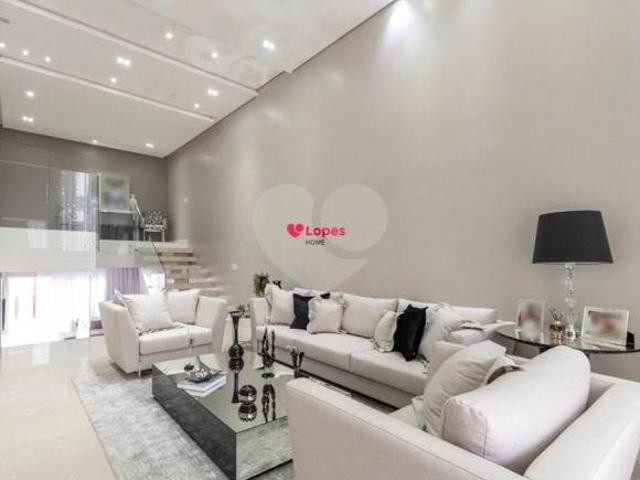SOBRADO DE ALTO PADRÃO • 253,59 m² • CONDOMÍNIO FECHADO • BOA VISTA