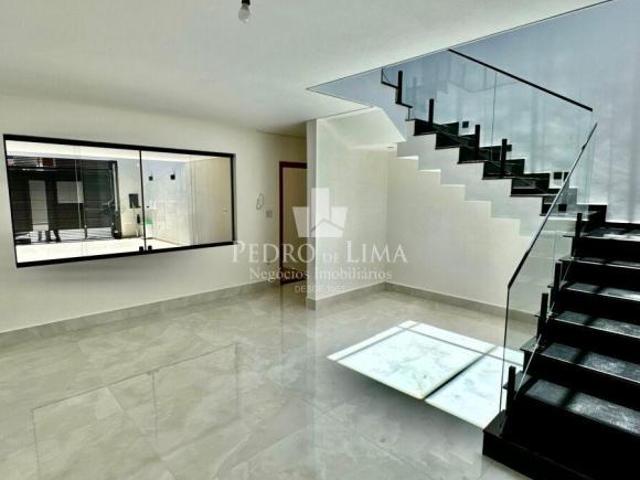 Sobrado de alto padrão, 202m², 3 suítes e 4 vagas no Tatuapé
