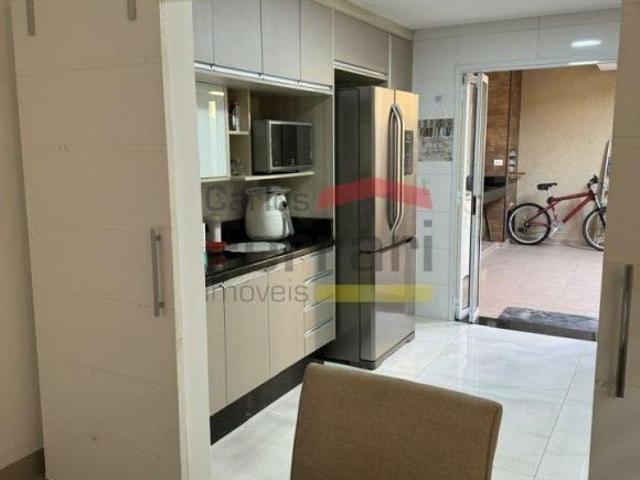 Sobrado de Alto Padrão 3 suítes e 4 vagas Santa Terezinha estuda permuta por apartamento menor