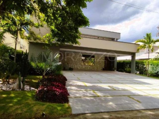 Sobrado de alto padrão, 5 dorm. sendo 4 suítes 2 com closet, 457m², Condomínio Terras de Santa Clara