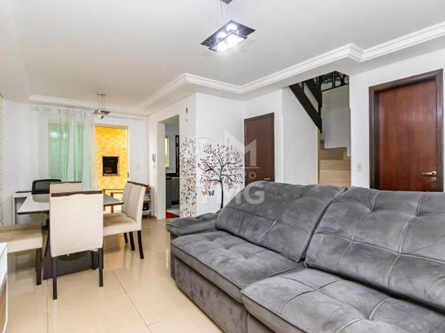 Sobrado de condomínio 165m² Xaxim — 4 Dorm. 2 Suítes, Ático c/ Lareira,Churrasqueira teto Retrátil