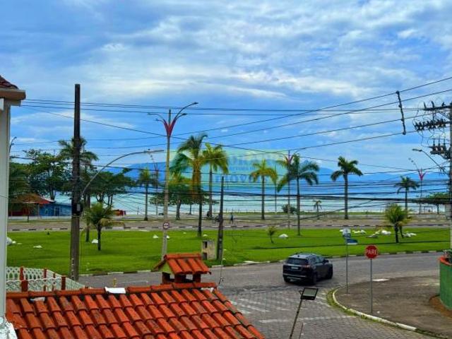 Sobrado de condomínio com piscina frente mar na Praia do Indaiá, Caraguatatuba SP!