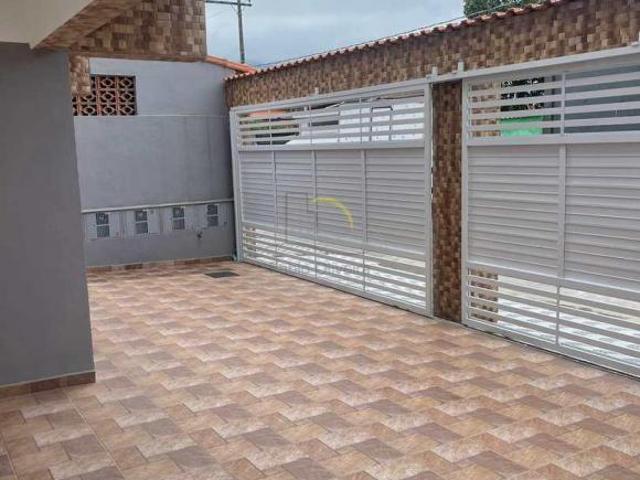 Sobrado de Condomínio com 3 dorms, Princesa, Praia Grande R$ 260 mil, Cod: 4260
