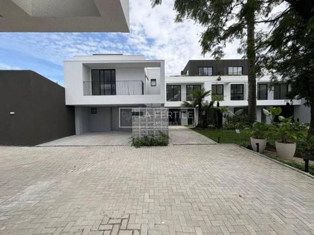 Sobrado de Condomínio com 3 Quartos, 1 Suíte, 144M², à Venda por R$ 1.556.400,00 Guabirotuba, Curi