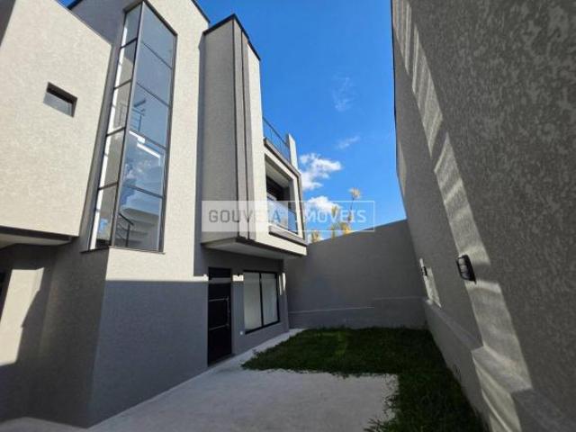 Sobrado de Condomínio com 3 Quartos, 3 Suítes, 128M², à Venda por R$ 948.000,00 Capão Raso, Curiti