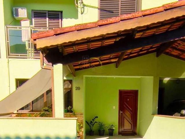 Sobrado de Condomínio com 3 quartos, Vila São Jorge, São Vicente R$ 330 mil, Cod: 5871