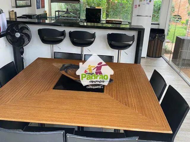 Sobrado de Condomínio com 4 dorms, Vila Carrão, São Paulo R$ 4.7 mi, Cod: 8381