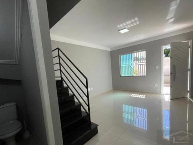 SOBRADO DE CONDOMINIO COM 4 QUARTOS SENDO 3 SUITES COM 2 VAGAS