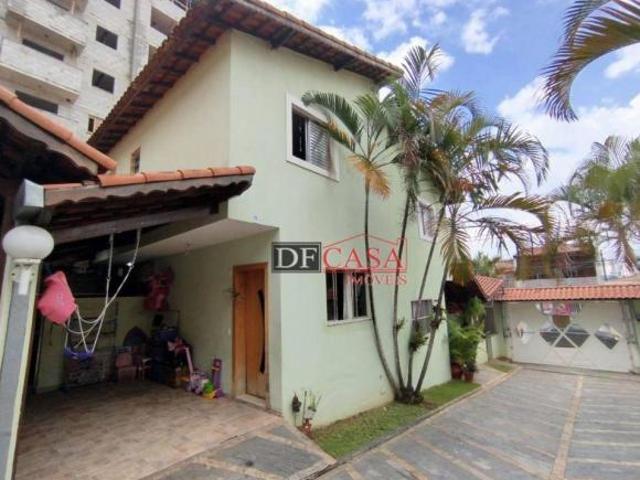 Sobrado de condomínio em Itaquera com vaga de garagem privativa