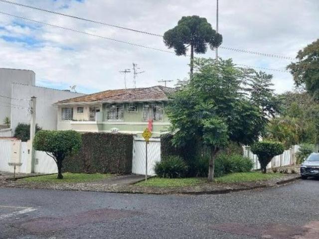 Sobrado de esquina com 03 suítes à venda, 201 m² por R$ 850.000 Ahú Curitiba/PR