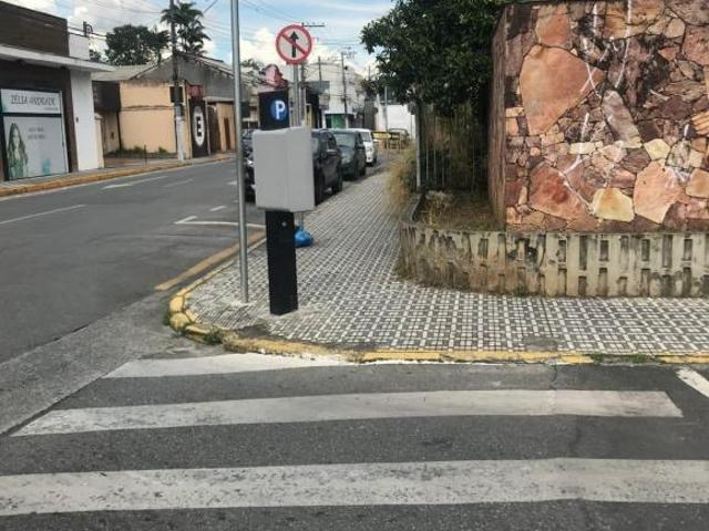 Sobrado de Esquina com 368,50m² no Centro de Pinda – Ótima Oportunidade para Residência ou Comércio