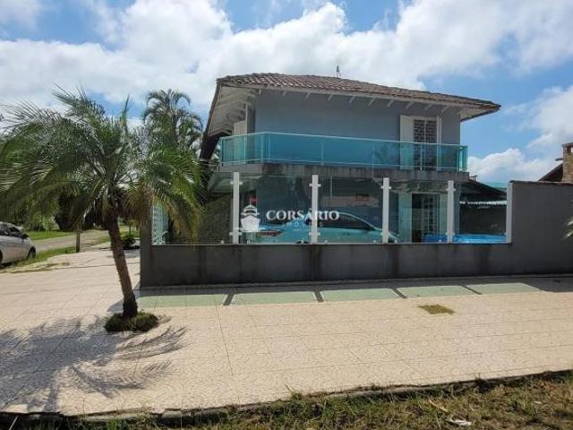 Sobrado de esquina com 3 dormitórios