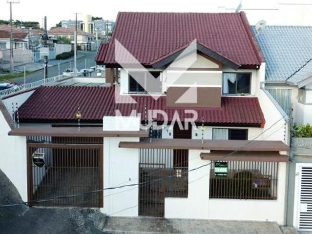 Sobrado de esquina com 4 quartos no Jardim Carvalho