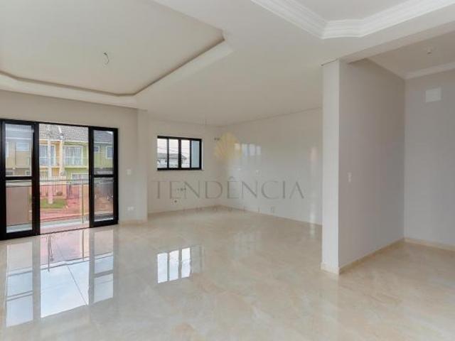 SOBRADO DE ESQUINA À VENDA | 184 m2 CONSTRUÍDOS | 3 QUARTOS 1 SUÍTE | SÃO JOSÉ DOS PINHAIS/PR