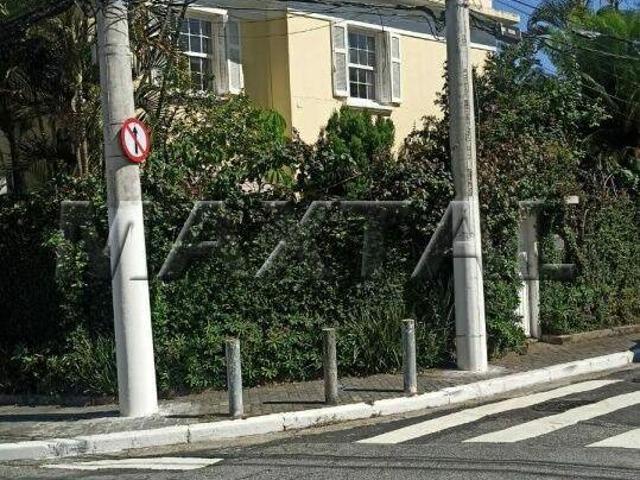 Sobrado de esquina à venda em Santana, com 4 dormitórios, sendo 1 suíte e com 5 vagas