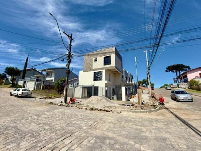 Sobrado de esquina à venda próximo da Lagoa