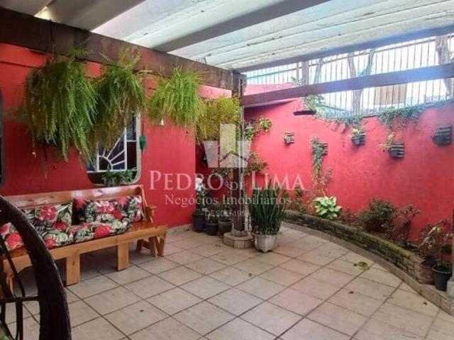 Sobrado de esquina em Vila Carrão